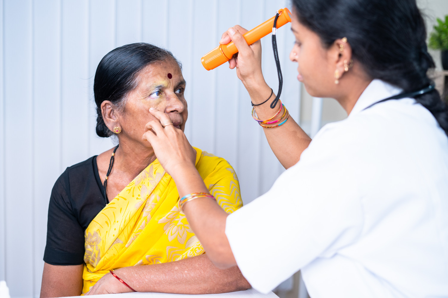 Navigating Eye Flu: Causes, Symptoms, and Treatment | Raja Hospital